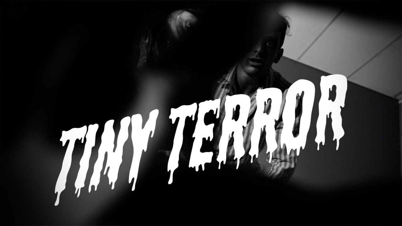 1 MINUTE HORROR SHORT | TINY TERROR - YouTube