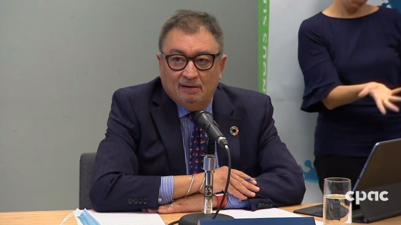 Mise à jour sur la COVID-19 au Québec : Le Dr Horacio Arruda à Montréal ...