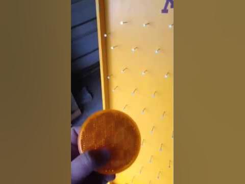 How to make a PLINKO board - YouTube