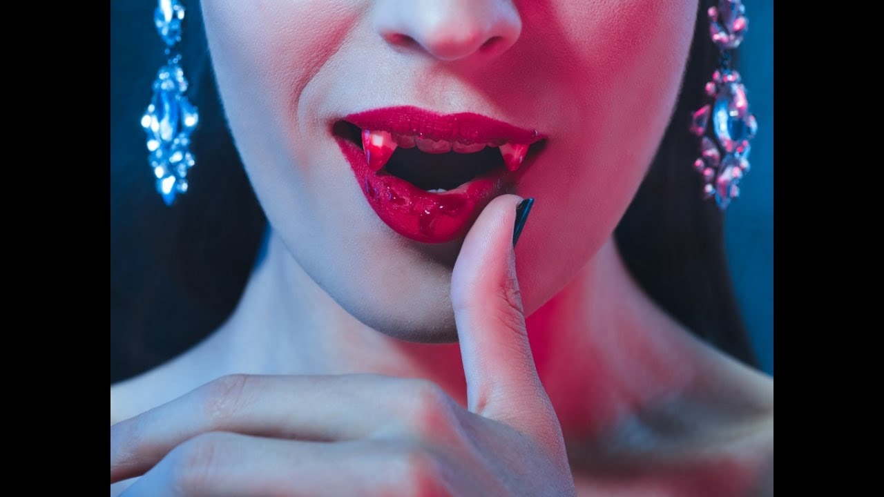 Alluring Gaze Of A Vampire (Dark and Mysterious Music) - YouTube