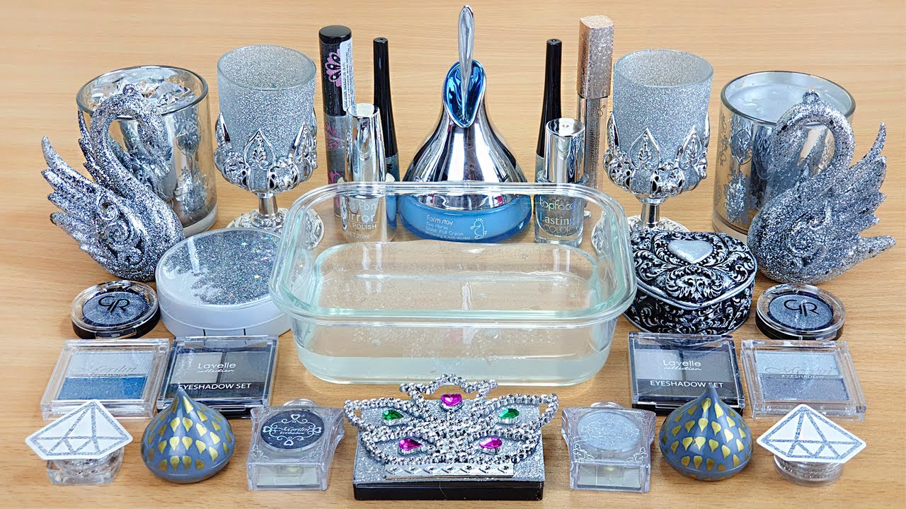 SILVER SLIME Mixing makeup and glitter into Clear Slime Satisfying ...
