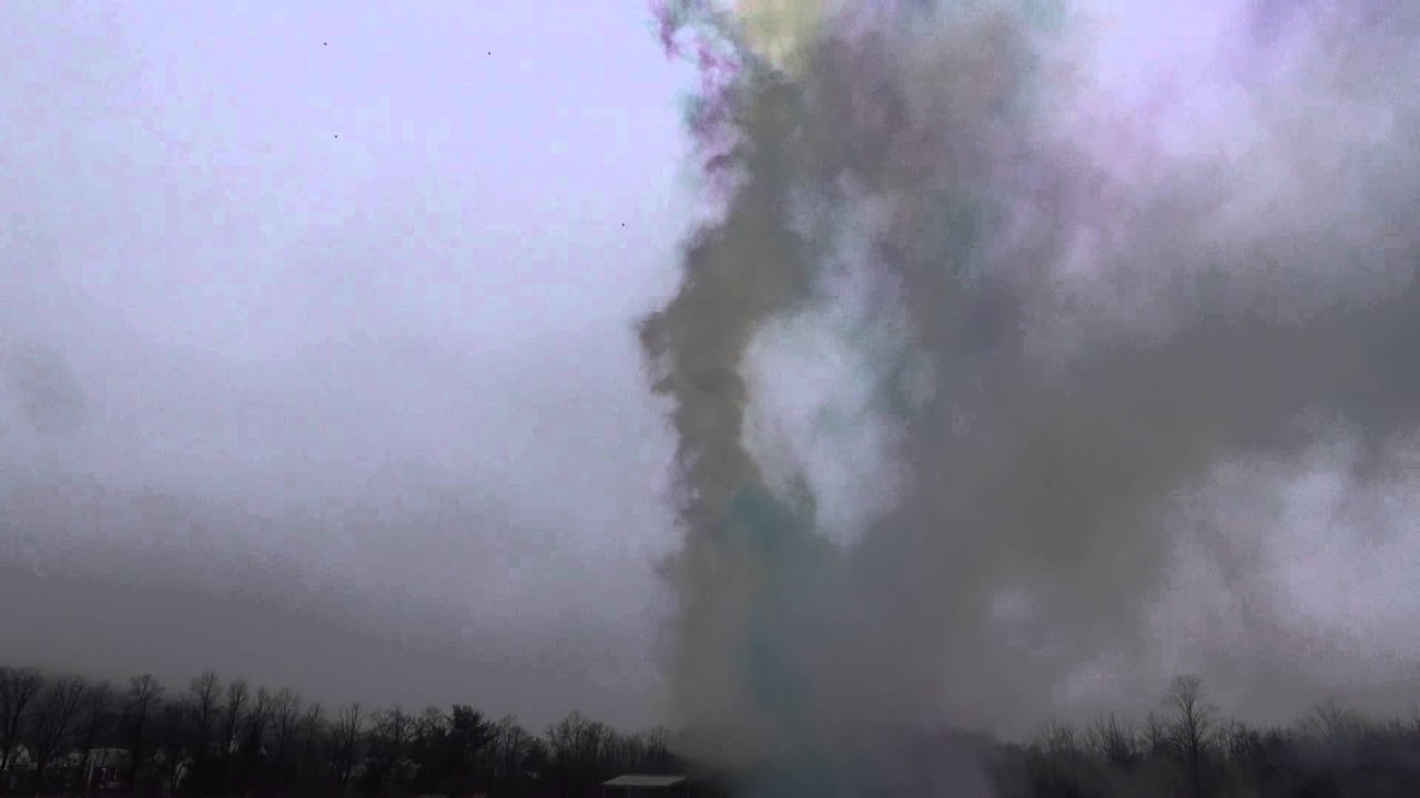 Big Fireworks - Smoke Chaser 1.4G Daytime Fireworks - YouTube