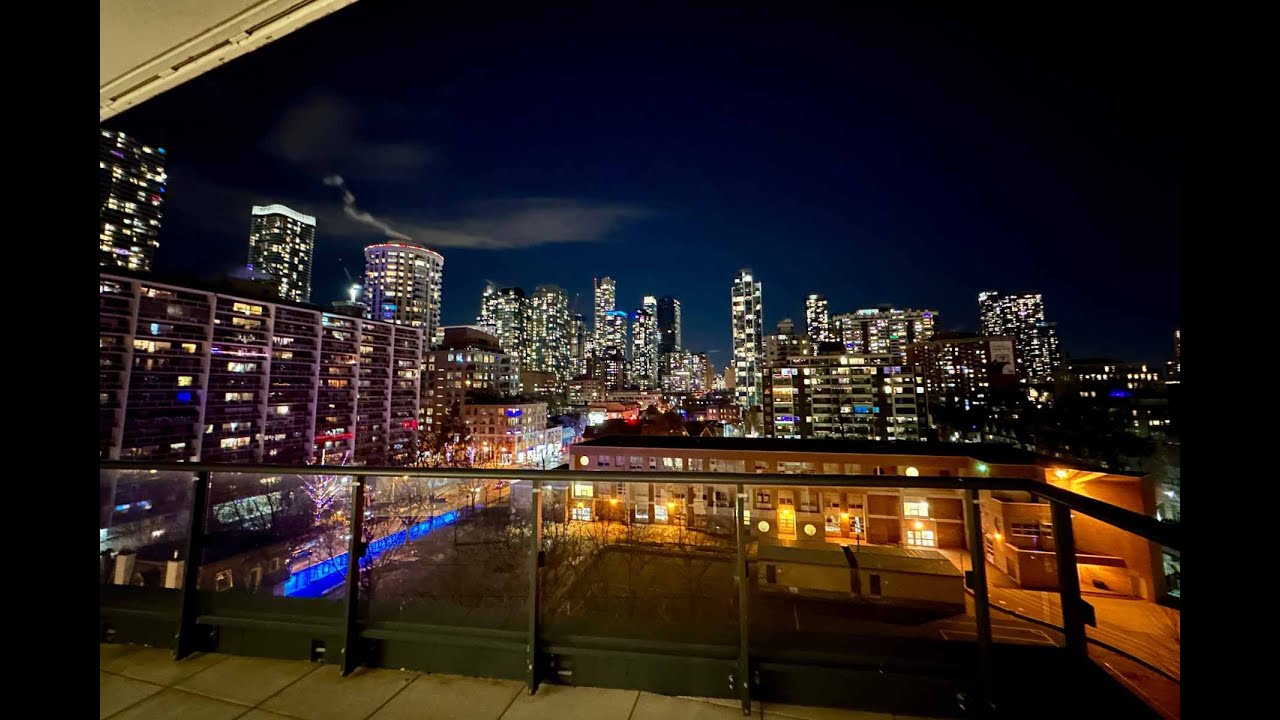 Amazing View Condo in Toronto Downtown - YouTube
