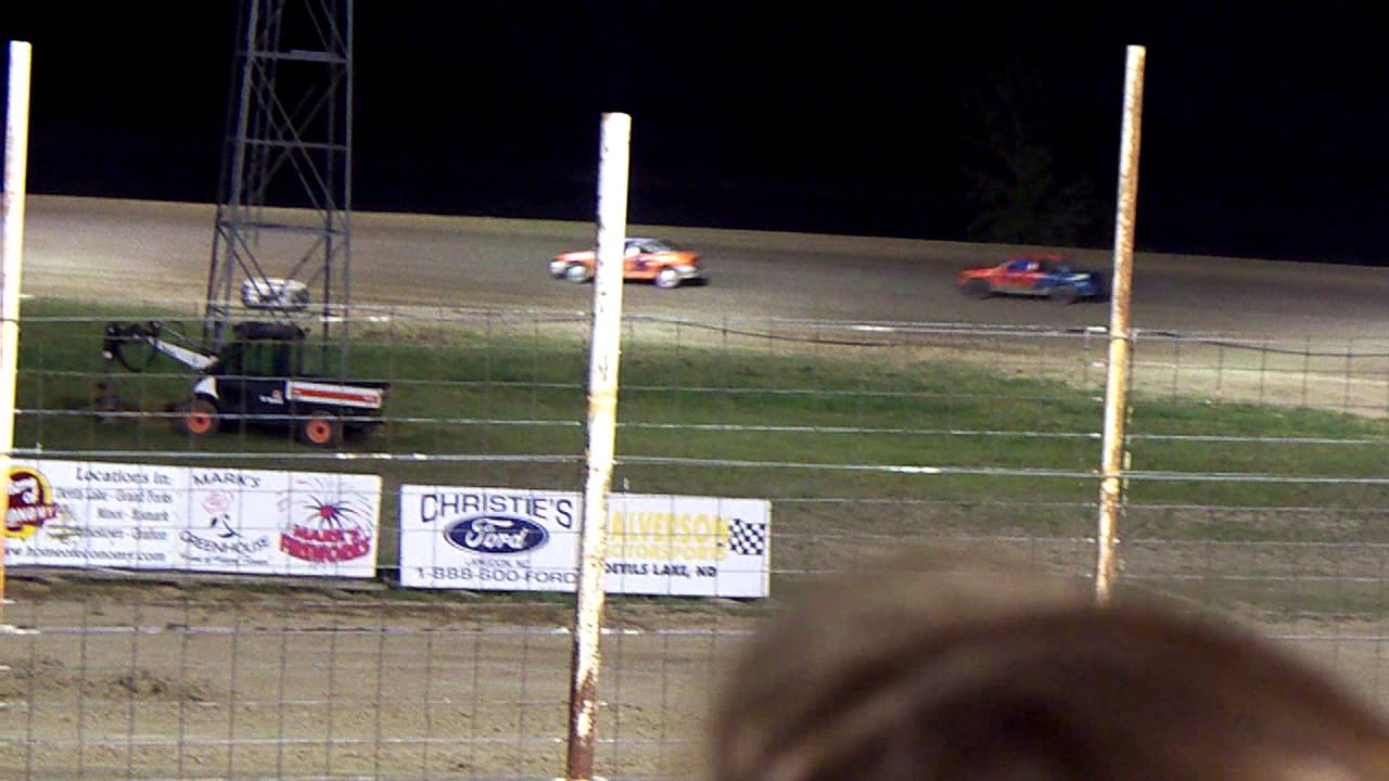2013-08-31 Devils Lake Speedway Hornet Mechanics Race - YouTube