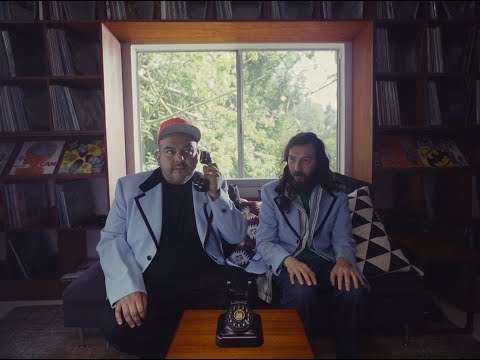 Mexican Institute of Sound, Meridian Brothers - Cumbia fantasia (Official Video)