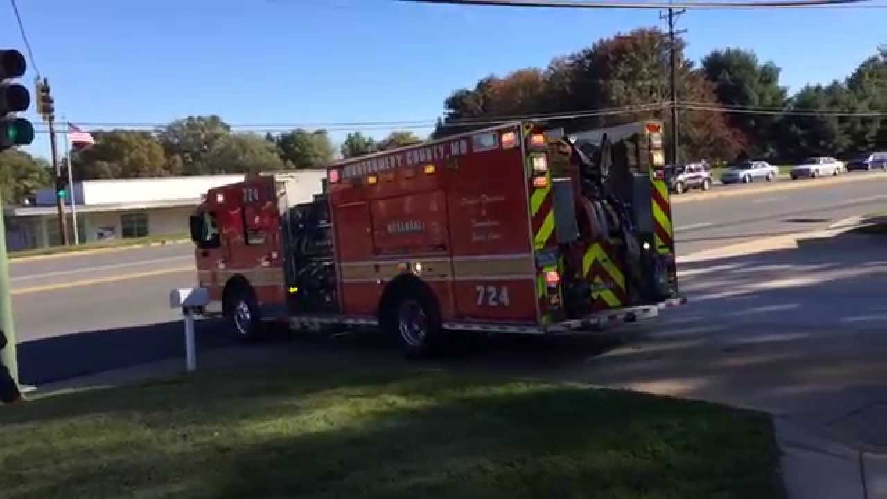 2009 MCFRS Paramedic Engine 724 Jake Brake. - YouTube