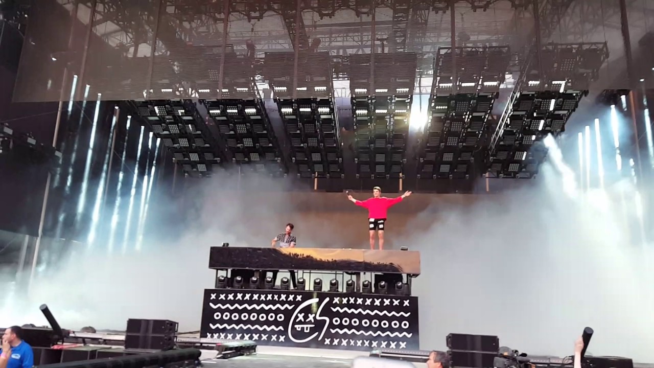 6/10/2017 - The Chainsmokers Live @ Forest Hills Stadium (Intro) - YouTube