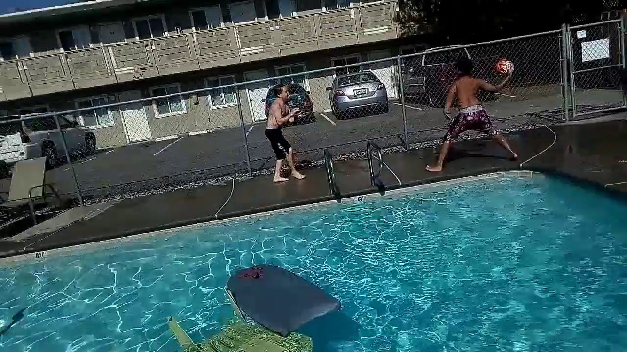 Kids FIGHT At Public Pool - YouTube