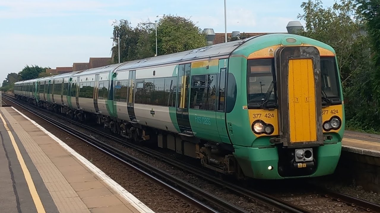 Onboard Southern Class 377 (377424) between Goring By Sea to Lancing ...