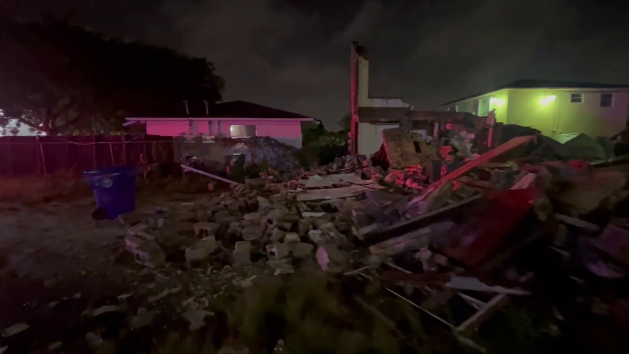 Video shows pile of debris after Miami home collapses - YouTube