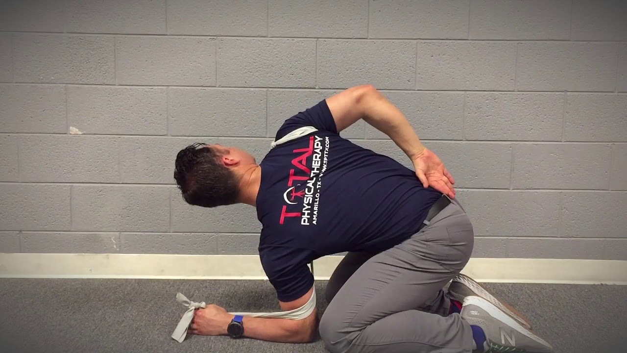 Thoracic Spine Resisted rotation (thoracic) in Lumbar Lock positioning ...