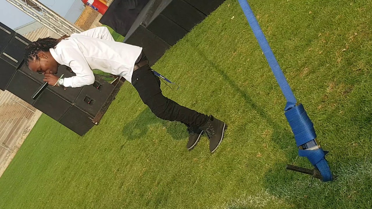 AmooColeman @Sinaba stadium - YouTube