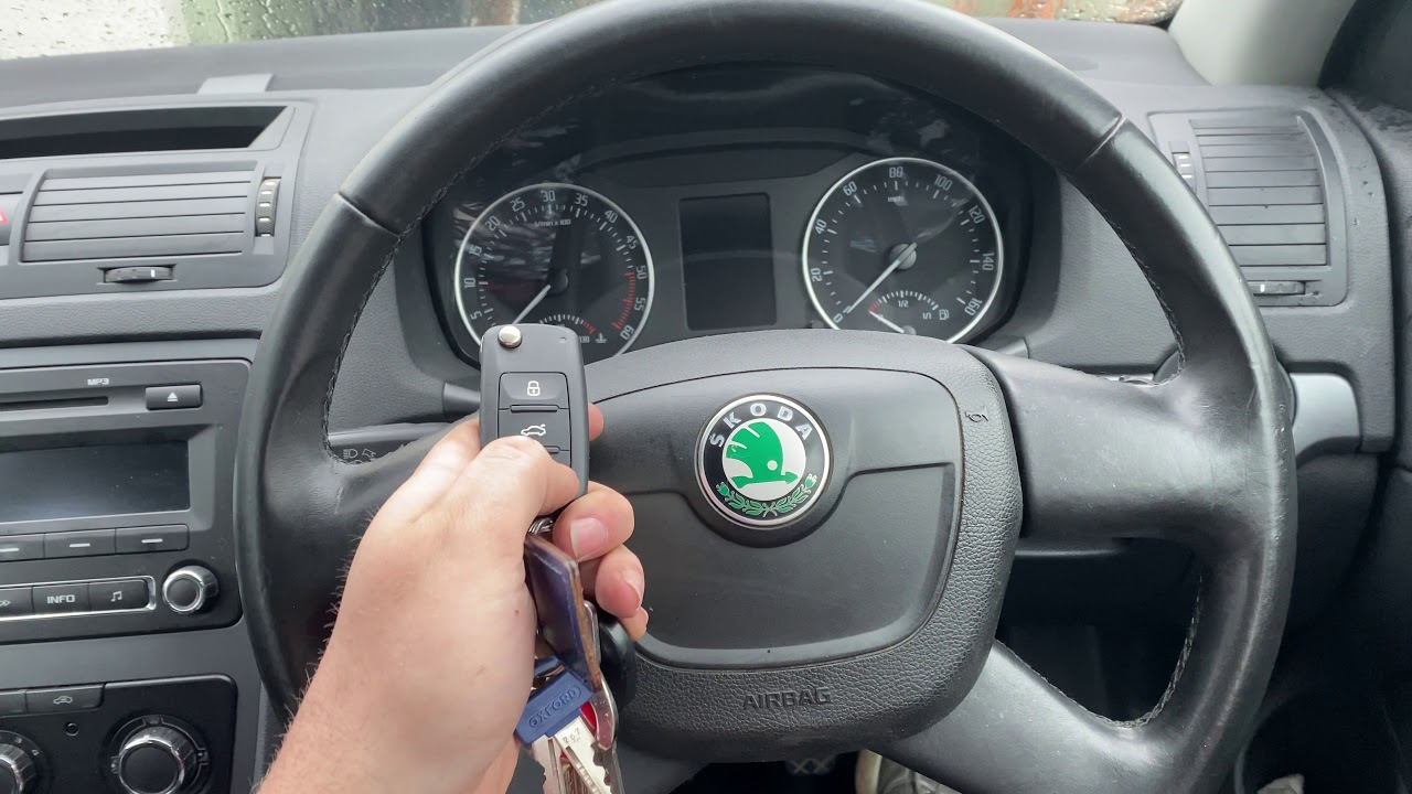 Octavia 2 Remote Locking Retrofit - YouTube