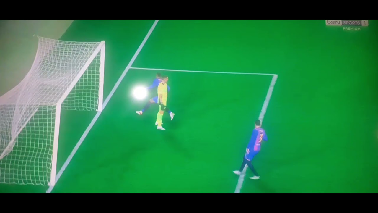 Barcelona goal offside Benfica. - YouTube