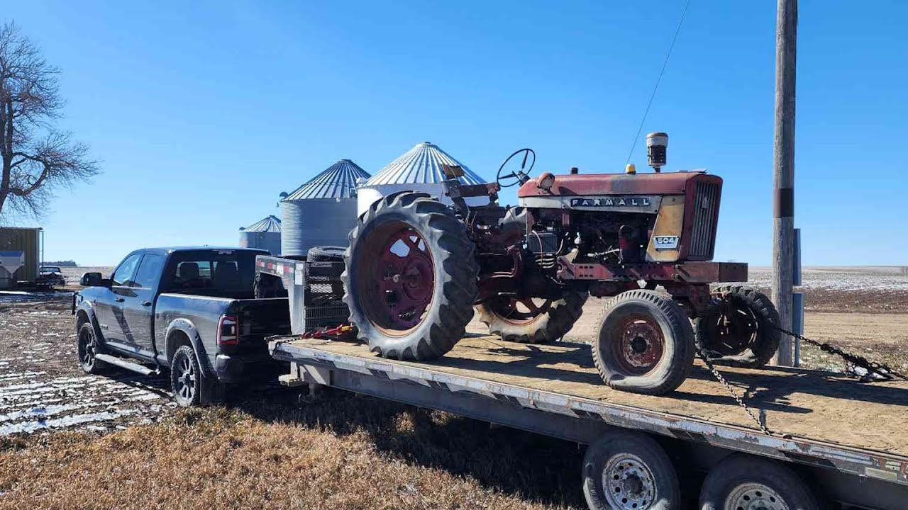 Buying a New To Me Farmall 504 Diesel - YouTube