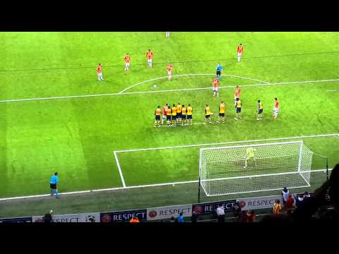 Sneijder'in Arsenal'e füzesi tribün çekimi!!!