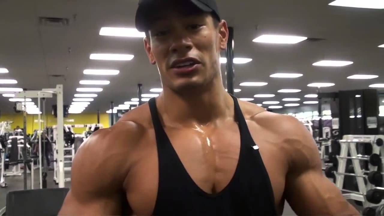 Natural Bodybuilder Charles Fuller vLog Workout - Shoulders/Traps - YouTube