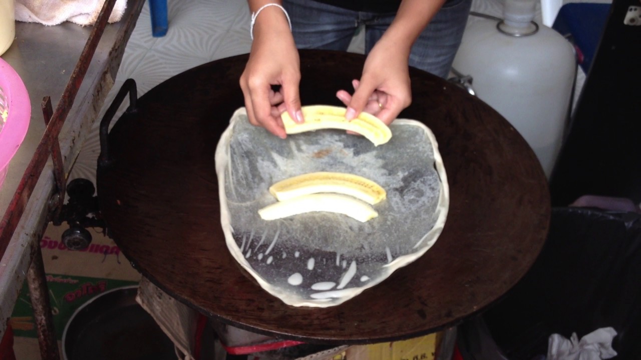 How to cook a Thai roti pancake - YouTube