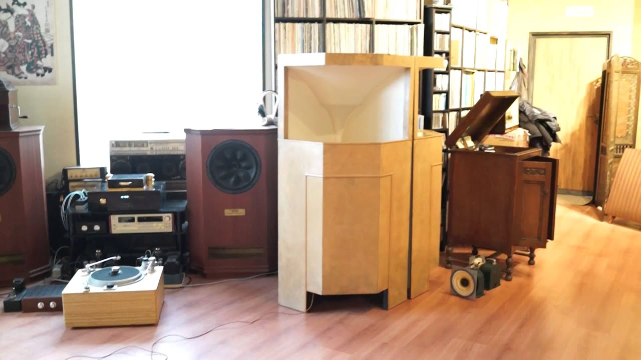 Voigt domestic corner horn-2 - YouTube