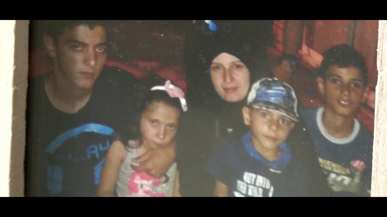 Syrian Refugee Family Reunited - YouTube
