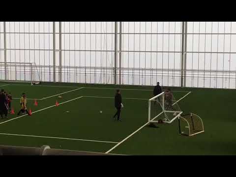 Goalkeeper Training with Evolution Goalkeeper Coaching and Tony Parks - YouTube