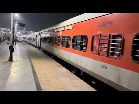 12554 - Vaishali SF Express (NDLS - SHC) At Kanpur Central With CNB ...