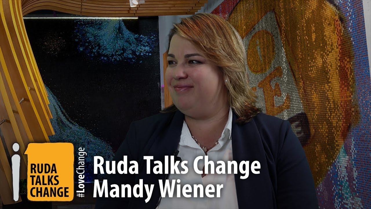 Mandy Wiener, SA’s most hardcore crime reporter - YouTube