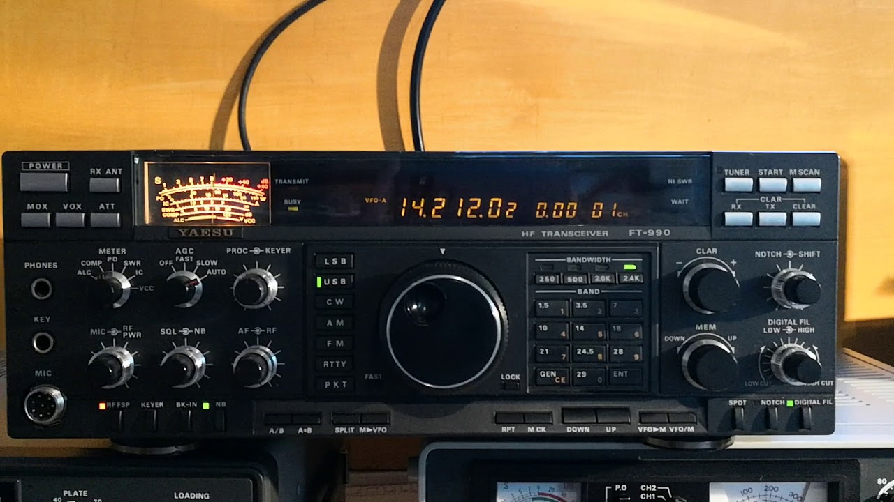 Yaesu FT-990 - YouTube
