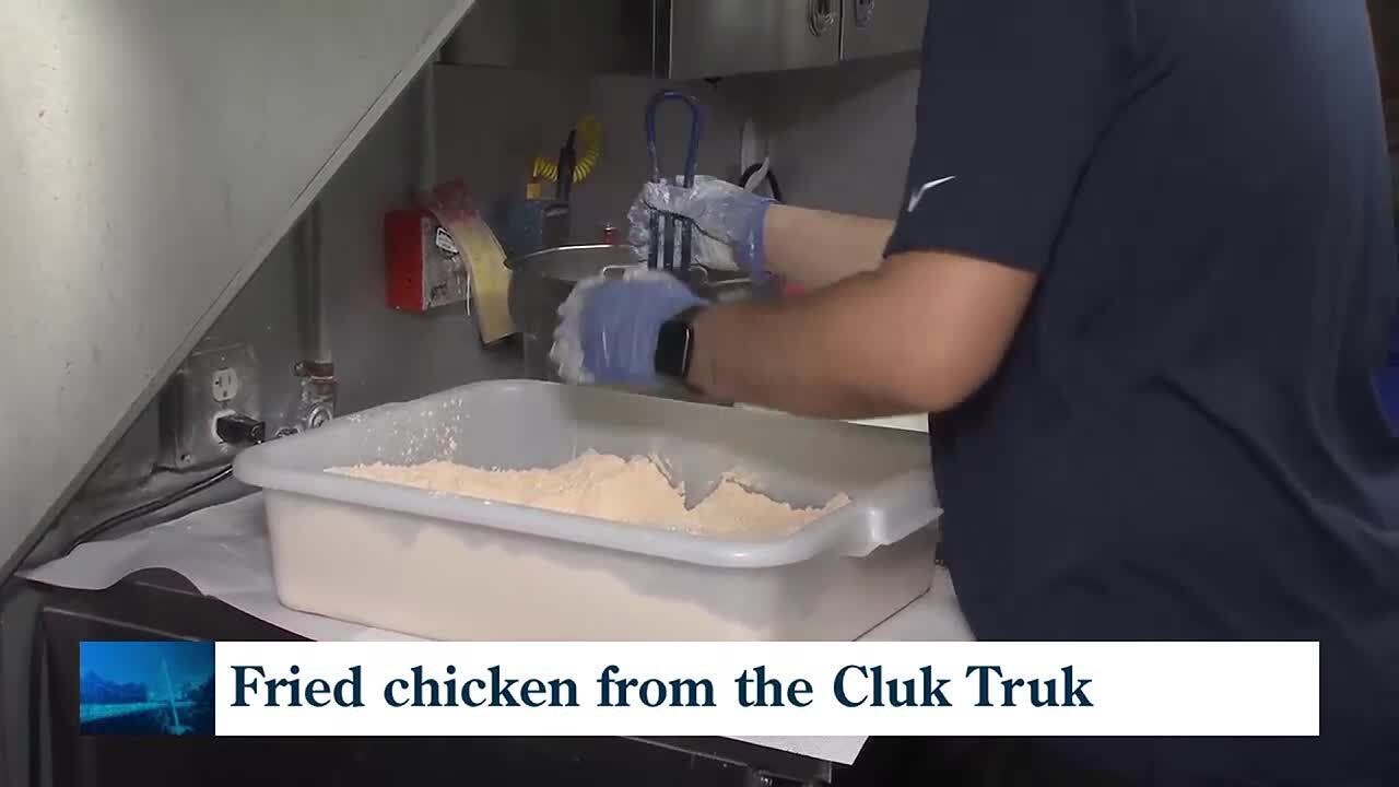 Inside the ClukTruck making Spinx's fried chicken - YouTube