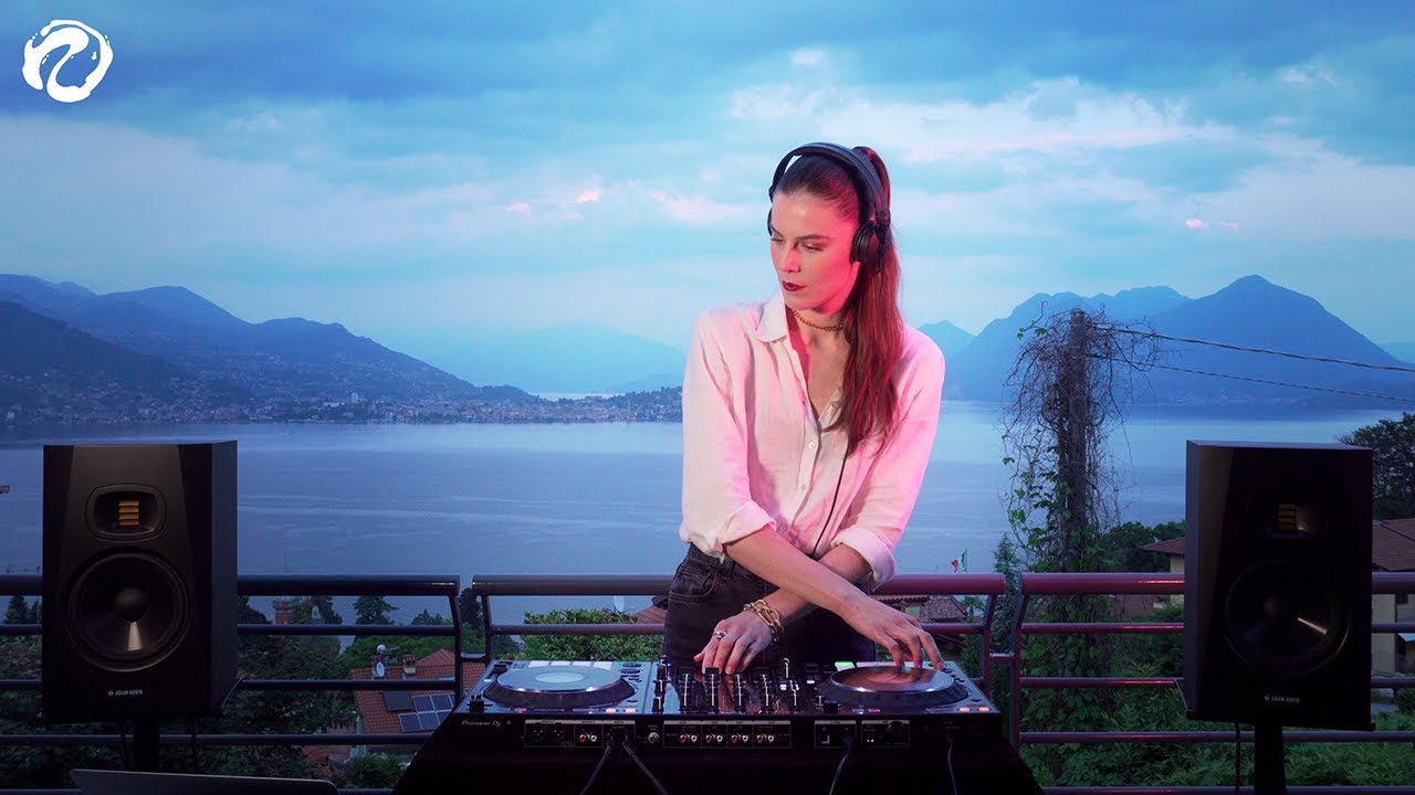 Progressive House / Melodic Techno Dj Mix / LAVRIKOVA / by @deepshapes ...