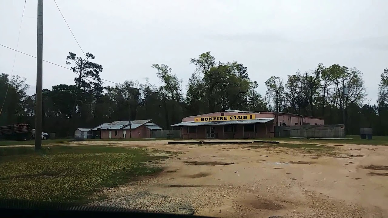 The bonfire club in gordon Alabama hurricane Michael - YouTube