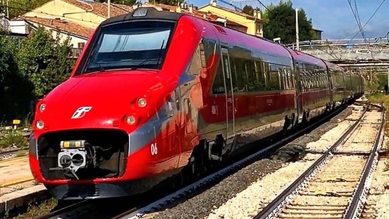 NUOVI COLORI FRECCIAROSSA PER L’ ALBATROS ETR700.06! - YouTube