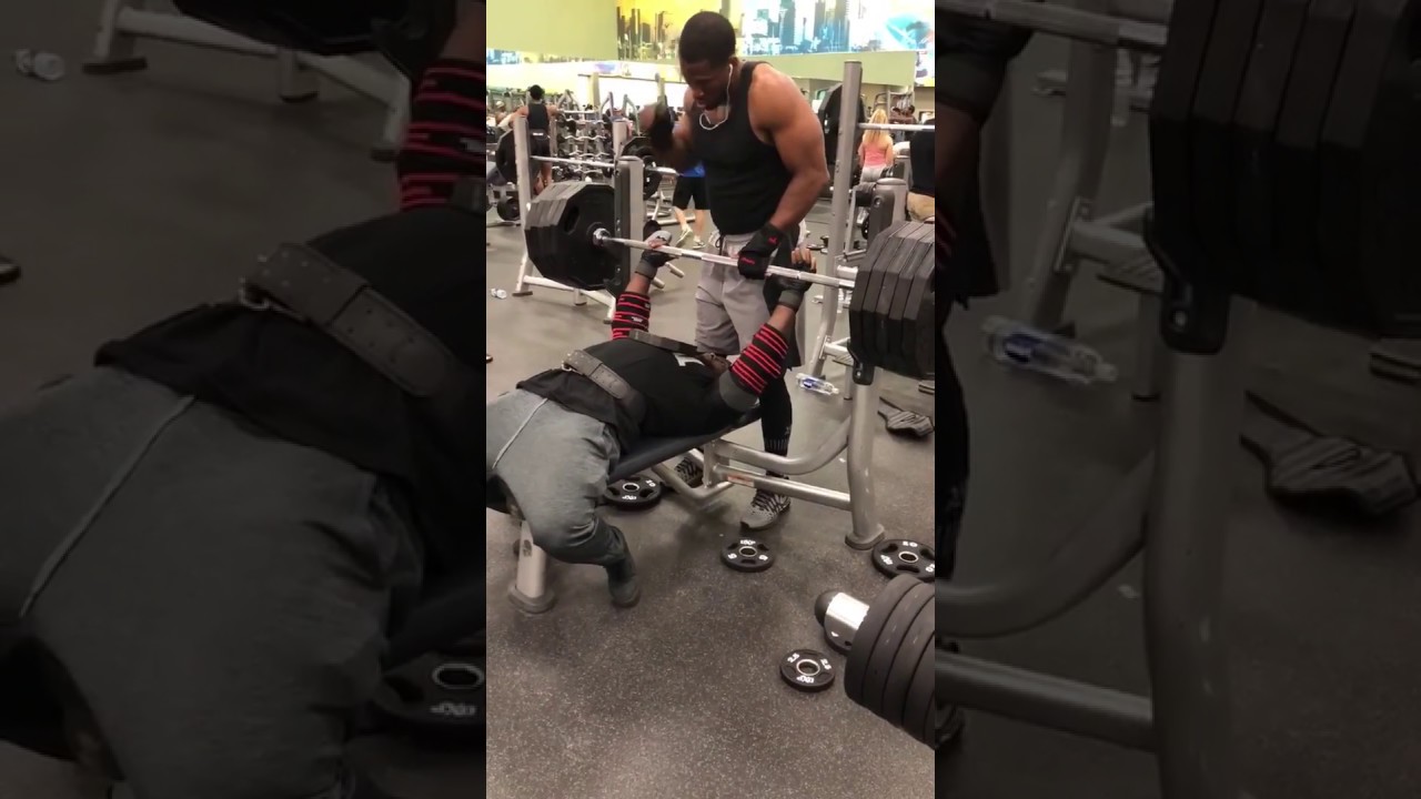 Benching 500 pounds @ 216 - YouTube