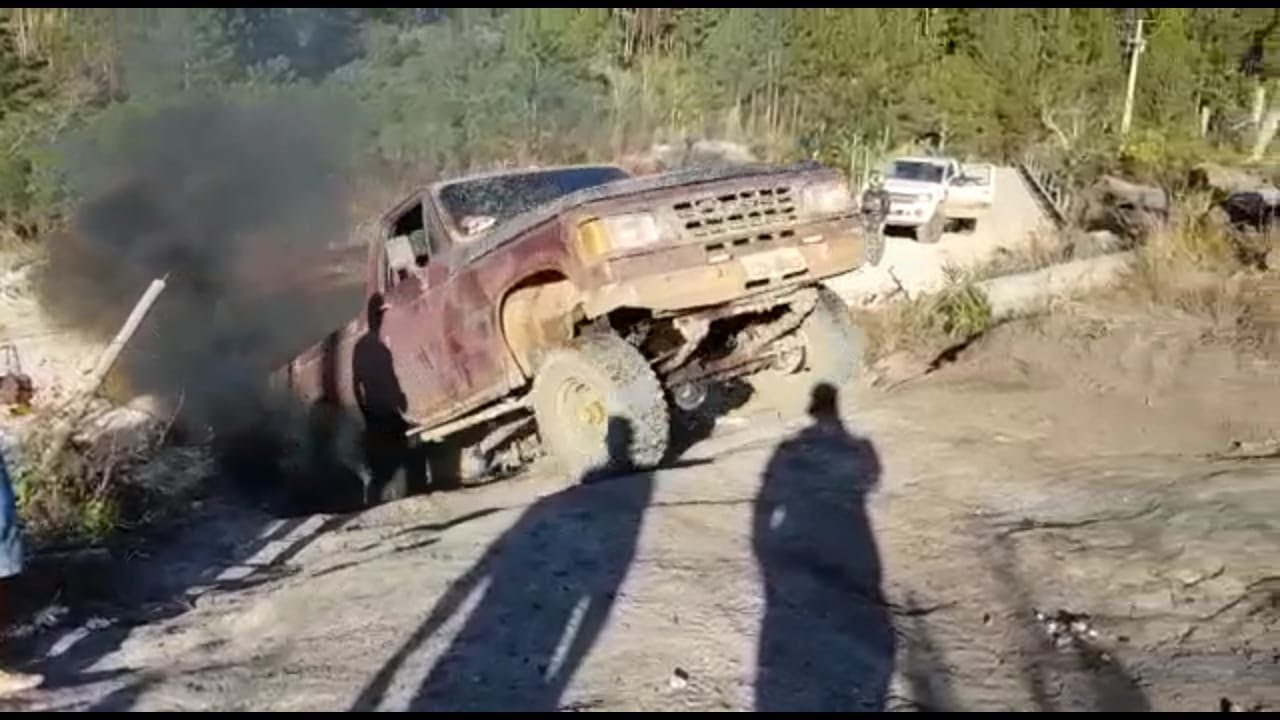 Chevrolet D20, Ford Ranger, mandando ver na trilha, fun rednek - YouTube