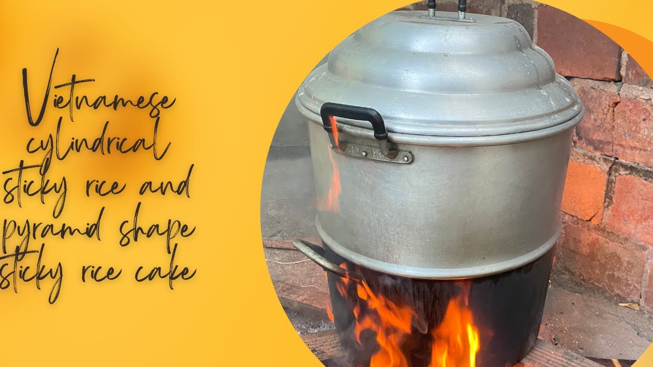 Vietnamese cylindrical sticky rice and pyramid shape sticky rice cake ...