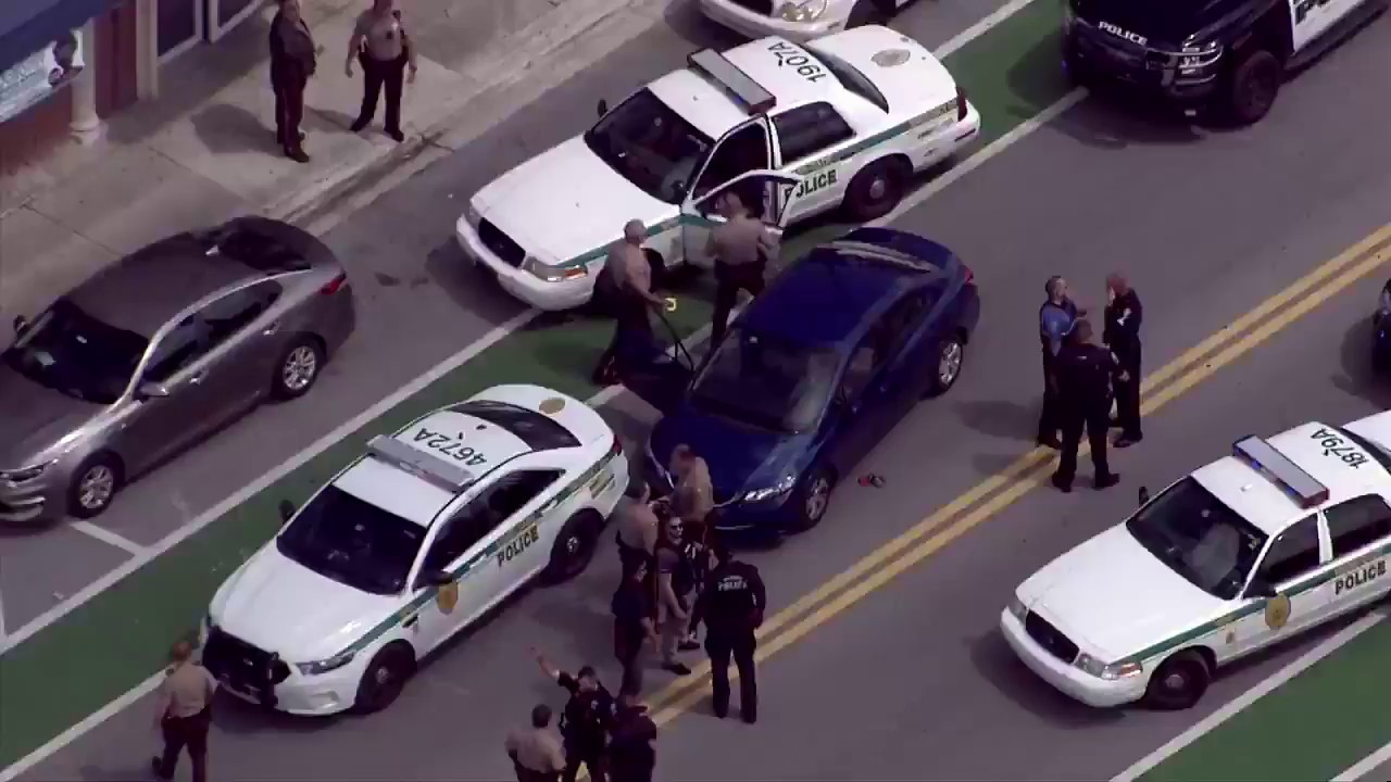 HIGH SPEED MIAMI POLICE CHASE - ENDS WITH A NAKED DRIVER! - YouTube