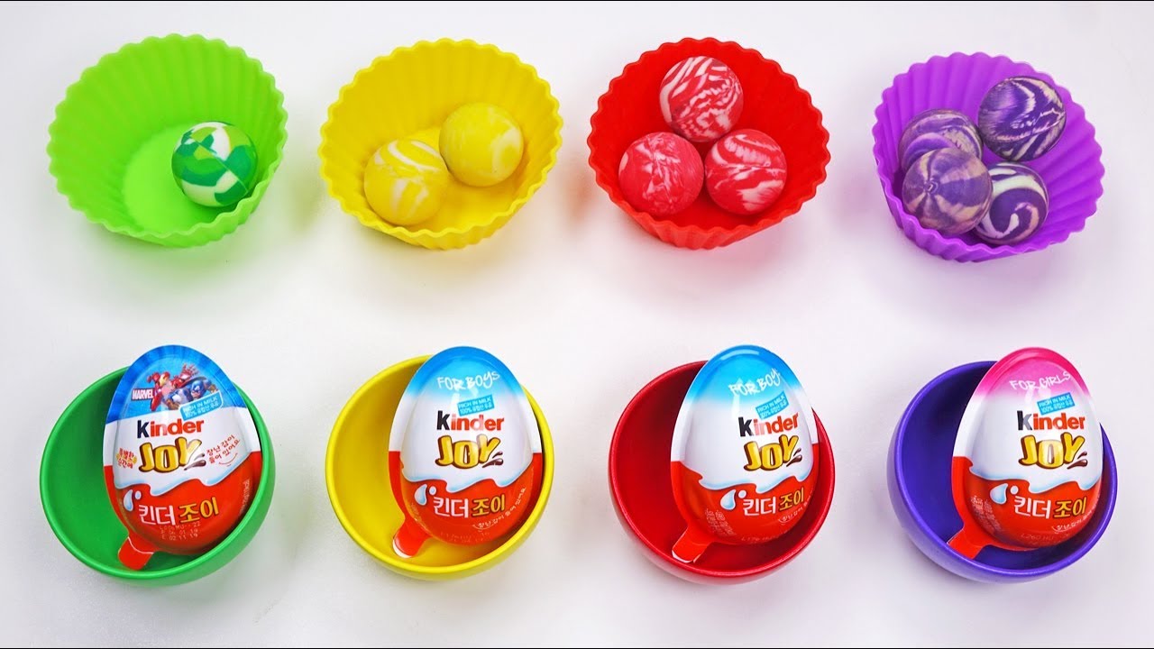 Let's open the Kinder Joy chocolate! Say numbers and colors in English ...