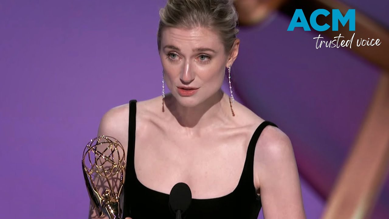 Elizabeth Debicki becomes the first Australian to win in her Emmy ...