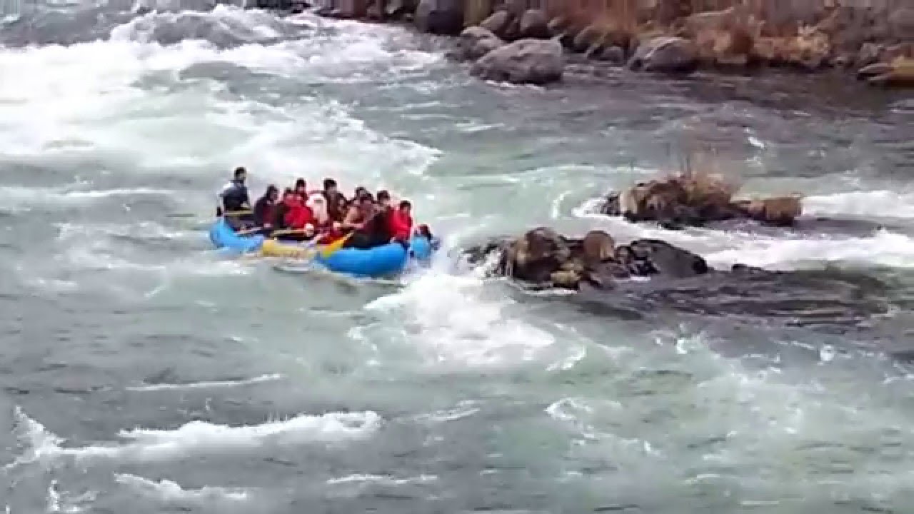 Jan 1 2016 - Rafting Box Car on the Deschutes River - Maupin, OR - YouTube