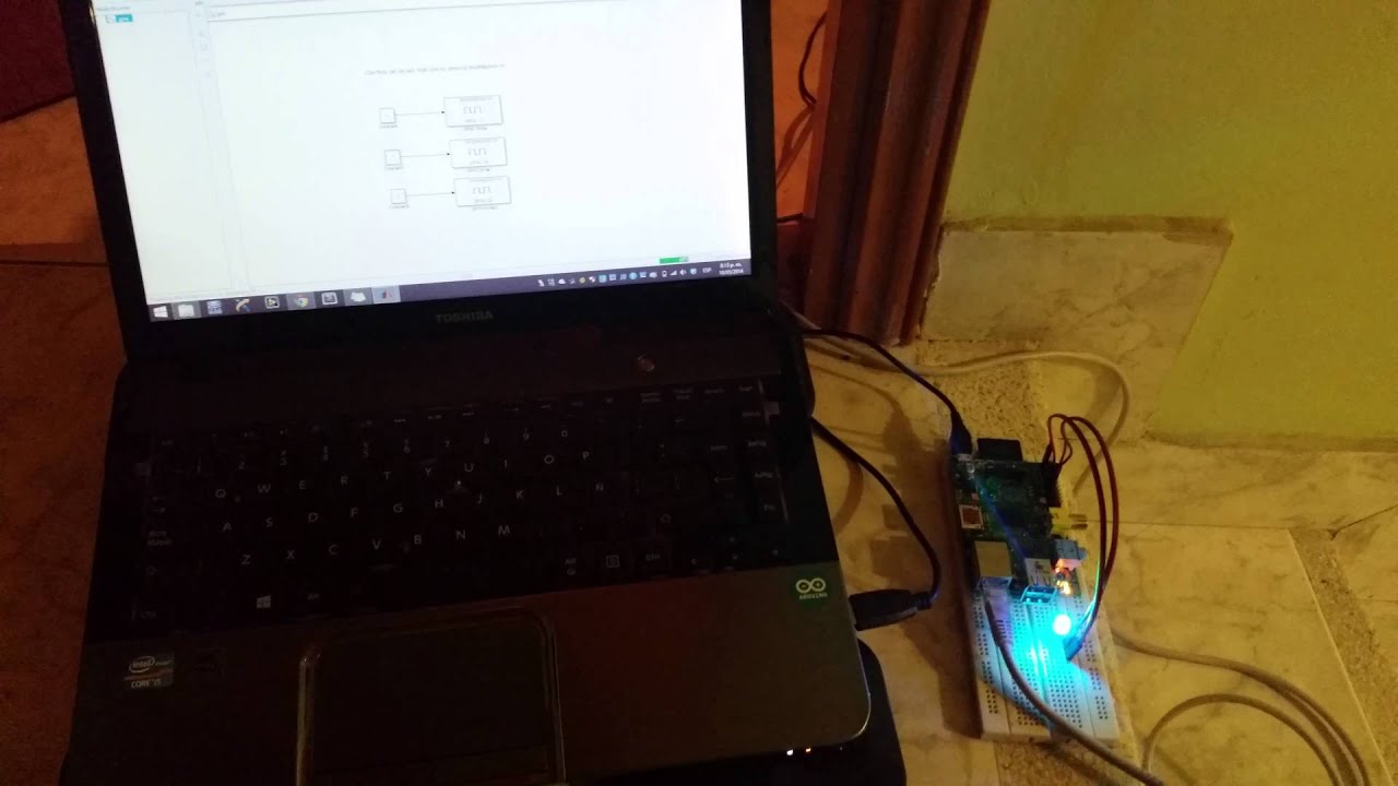 GPIO Raspberry Pi - MATLAB & Simulink - YouTube