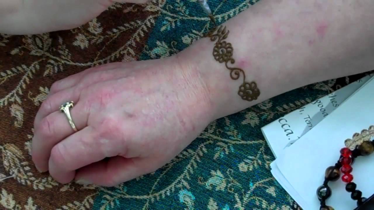 Hennacat.com Henna Demonstration Delicate daisy chain bracelet - YouTube