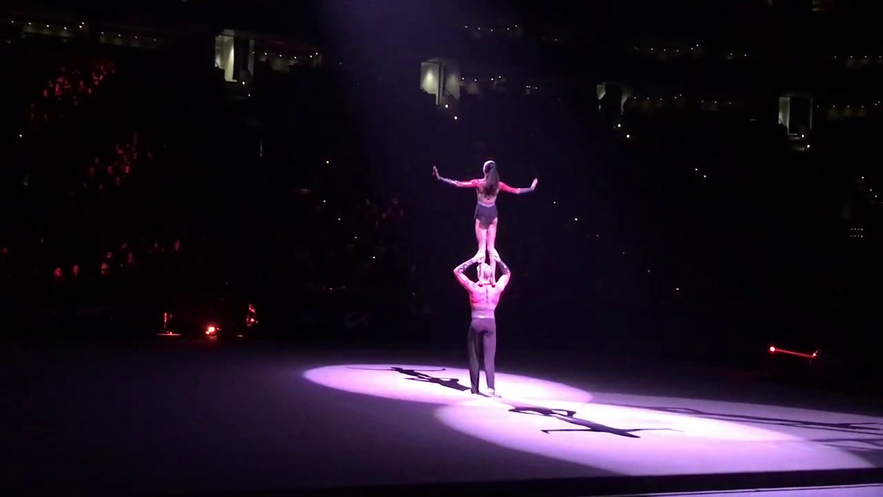 Axel Osborne & Tiffani Williams Acro Act - 2016 Kellog's Tour Boston ...