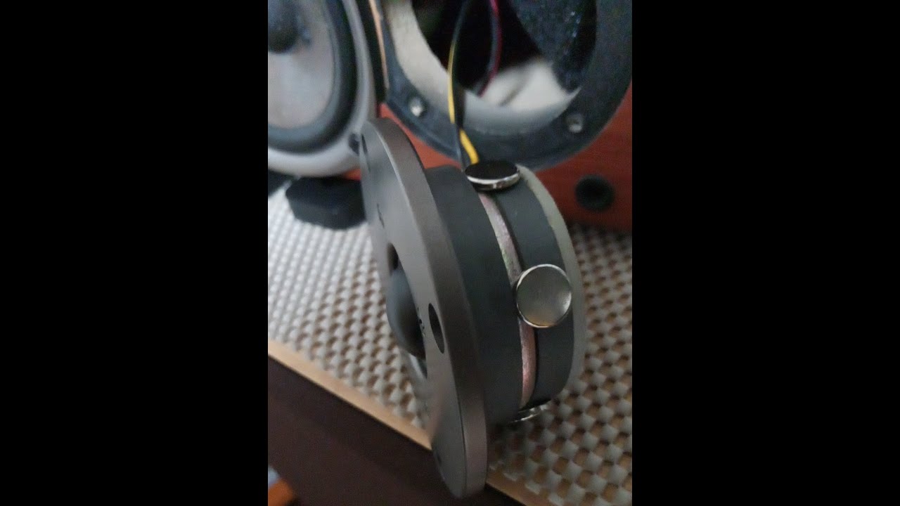 Onkyo D N500 を 強力マグネットでチューニングする - YouTube