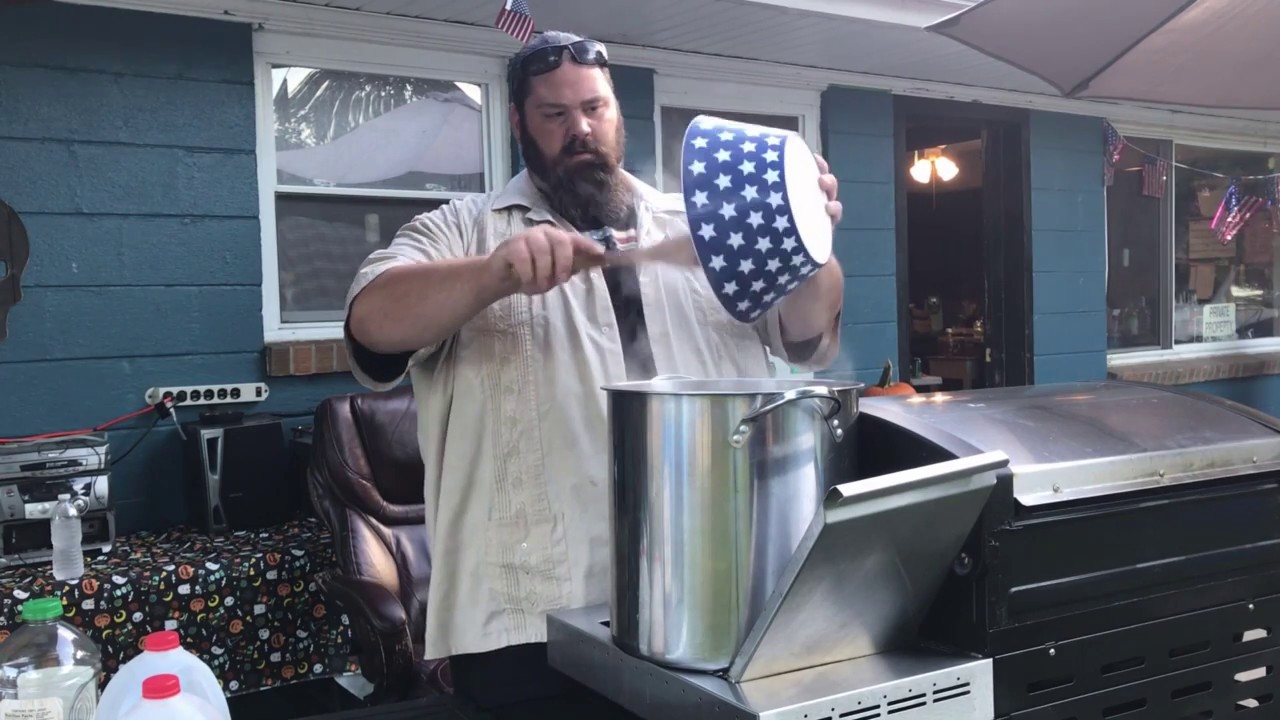 How to make Apple Pie Moonshine using real moonshine. - YouTube