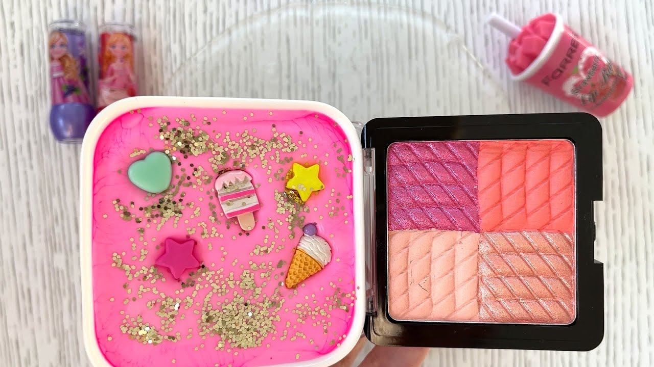 Slime Coloring with Makeup 💄🎧 | Eyeshadow & mixing Lipstick into Clear ...