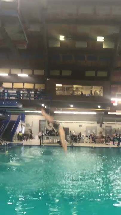 Back dive tuck - YouTube