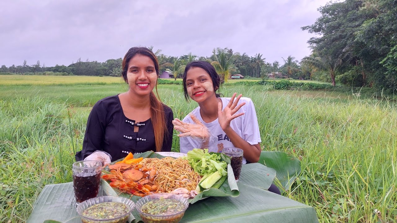 သ‌‌င်္ဘောသီးသုပ်ပင်လယ်စာ ပူပူစပ်စပ်လေးစားမယ်😋 ️ Youtube