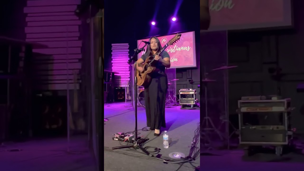 Poderoso Dios en vivo - Dedicados al Rey Chords - Chordify