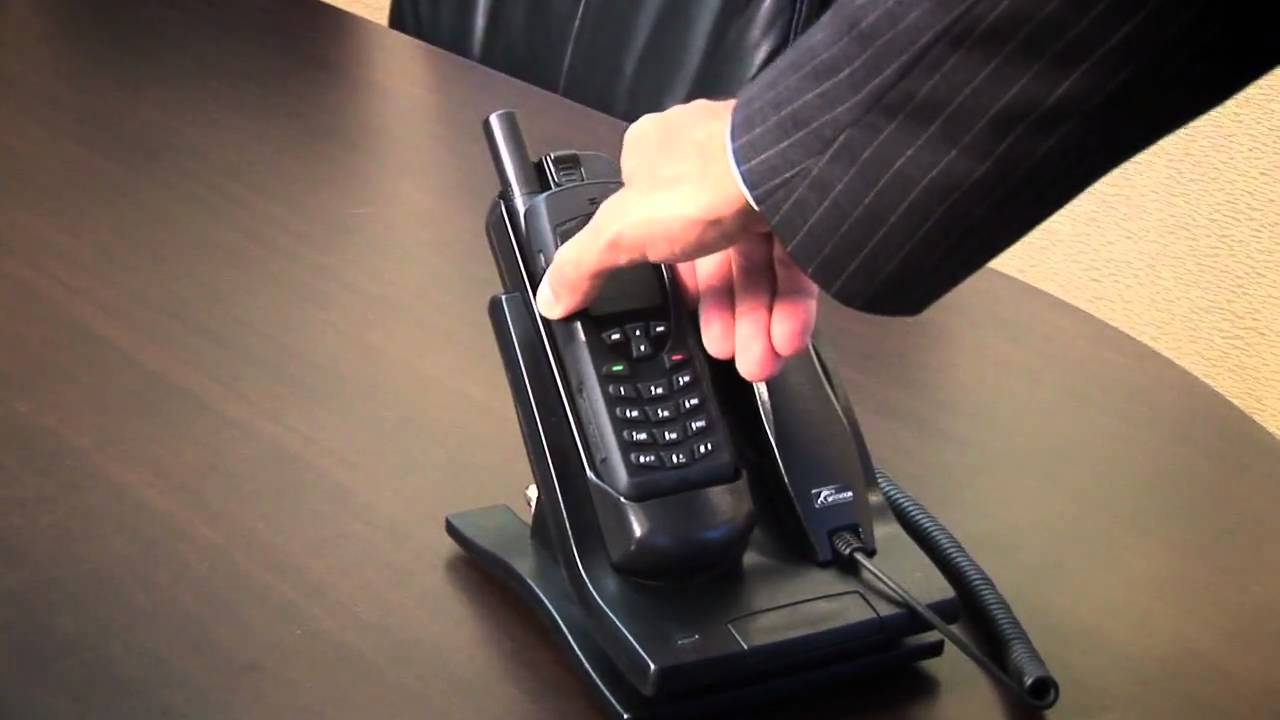 SatPhoneStore presents "SatStation Desktop Dock for Iridium 9555" - YouTube