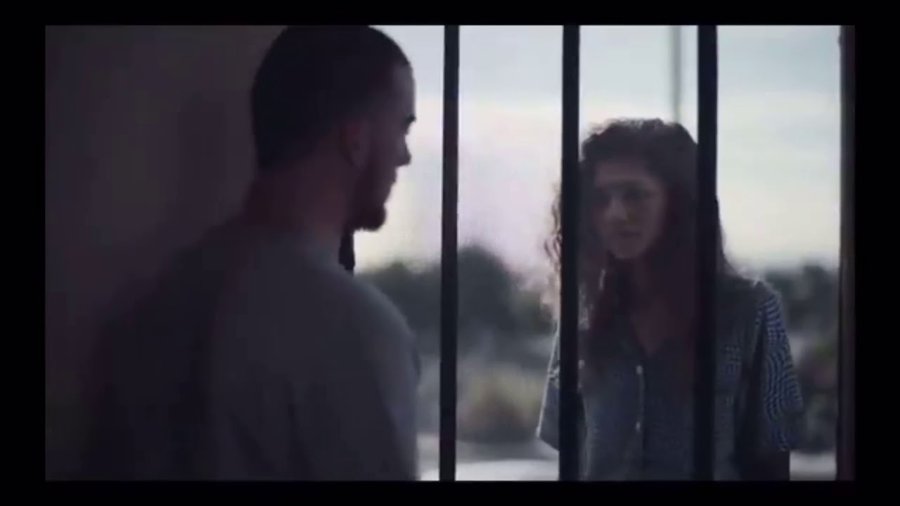 Rue breaks down outside of Fezco apartment. | Euphoria S01 E03 - YouTube